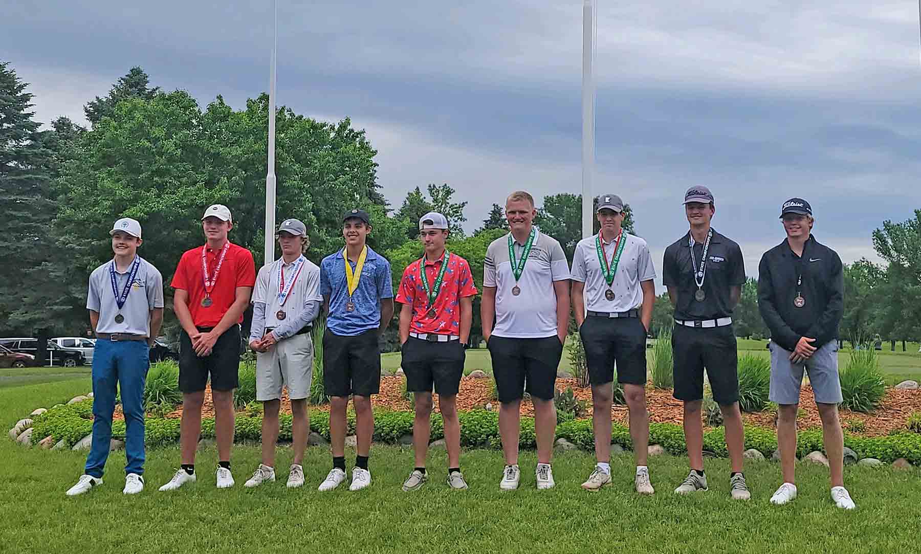 Two Teams, Three Individuals Take on State Golf