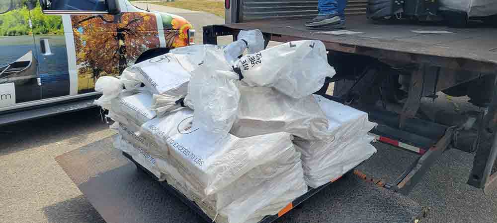 One Moment, Please… The failing leadership of USPS