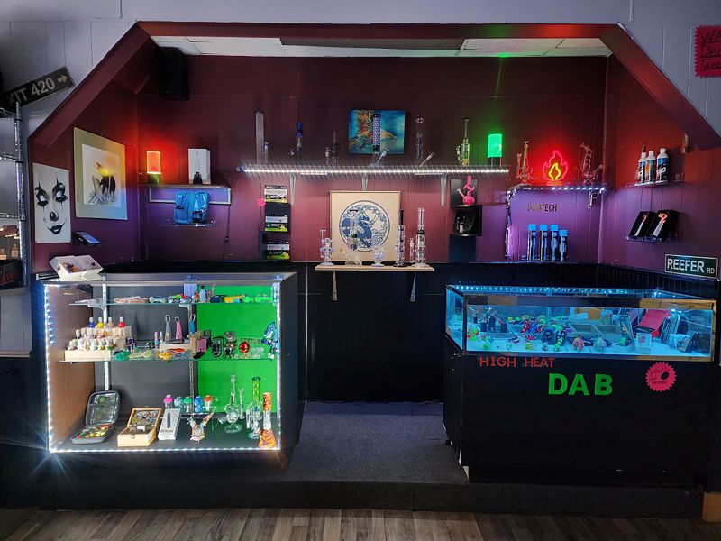 Bear’s Smoke Shop Finds Its Place on Main Street in LeRoy